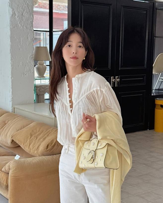 연기보다 Sns가 인생 바꿨다 단역 출신 여배우 화이트 데일리룩 대본은 내운명