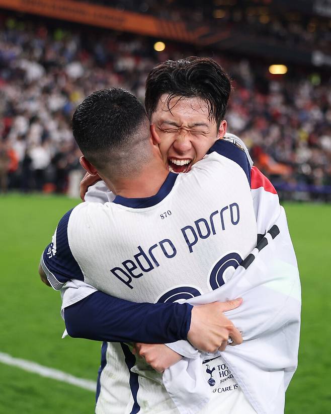 오피셜 韓 축구 역대급 사건토트넘 공식발표 손흥민 레전드 맞다” 역사상 세 번째 엘리트 그룹 확정