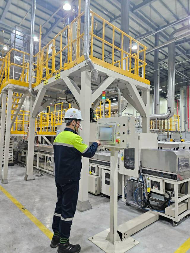 포르쉐 너마저...대세된 LFP와 대안된 LMR