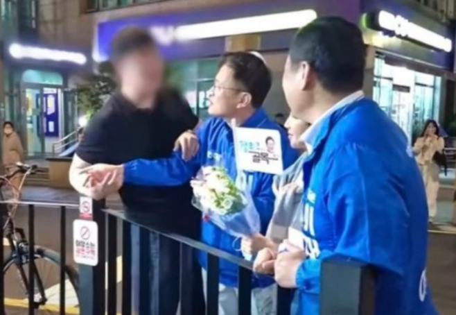 박주민 붙잡더니 대학 어디 나왔냐 호텔경제론 어떻게 물은 청년