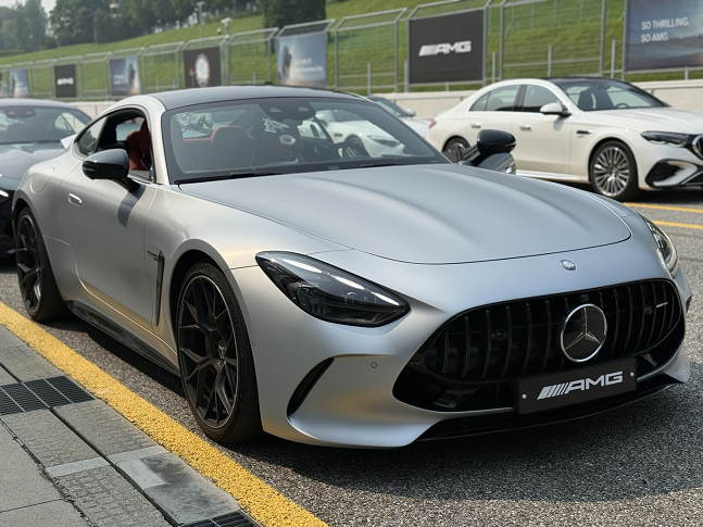 '제로백 3.9초' 벤츠 AMG GT 2세대, 인도 전 타보니
