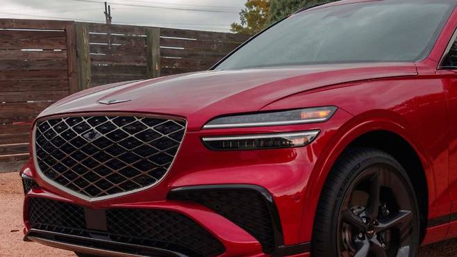 2025 제네시스 GV70, ‘모든 면에서 완벽’ 극찬! BMW X3, 벤츠 GLC 긴장해 | 두맨카