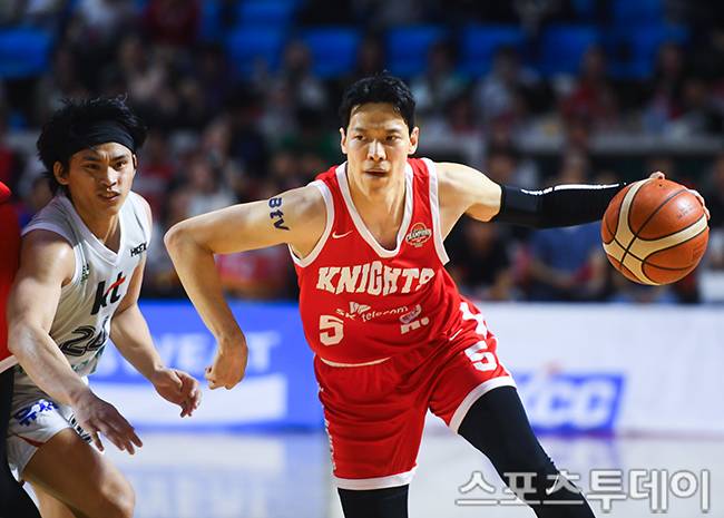 '김선형 KT·허훈 KCC행' FA 52명 중 26명 계약…KBL, FA 자율협상 결과 발표