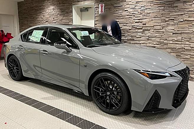 "V8의 마지막 자존심"… 렉서스 IS500 얼티밋 에디션 500대 한정 출시 | 오토포크