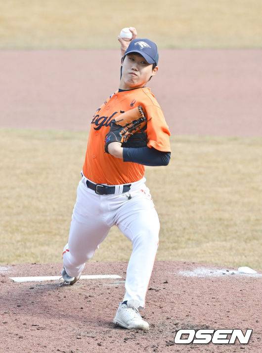 "생각만큼 안 나왔다" 155km 던지고 아쉽다니…한화에 또 등장한 파이어볼러, 9R 기적 쓰나
