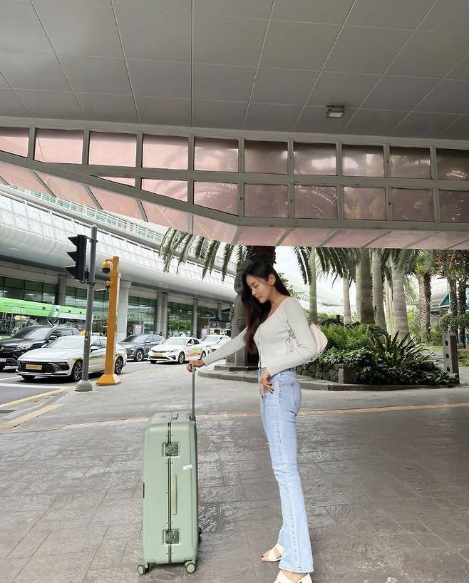 제주도에 뜬 ‘광진구 고소영 클래식 피아노 전공하다 트롯 여신이 된 여가수 데님룩 스타와 패션