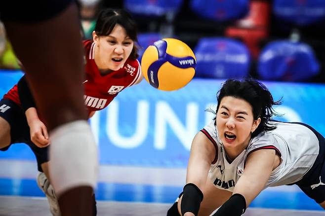 '강등 위기' 韓 여자배구, 미국에 0-3 완패→VNL 4전 전패 수렁... '우승후보' 日 4연승 선두 질주