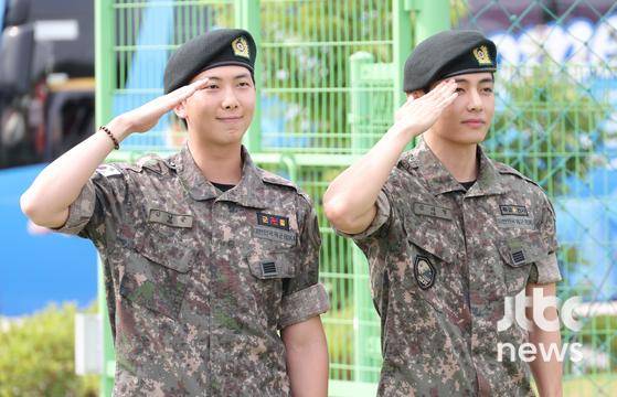 RM·뷔, 기쁨의 만기전역 “공연 제일 하고파, 기다려준 아미 감사”(종합)