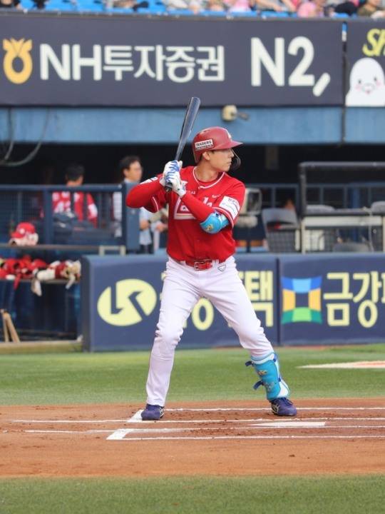 SSG, '이적생' 김성욱 3안타 활약으로 LG 6-2 격파...선두 압박