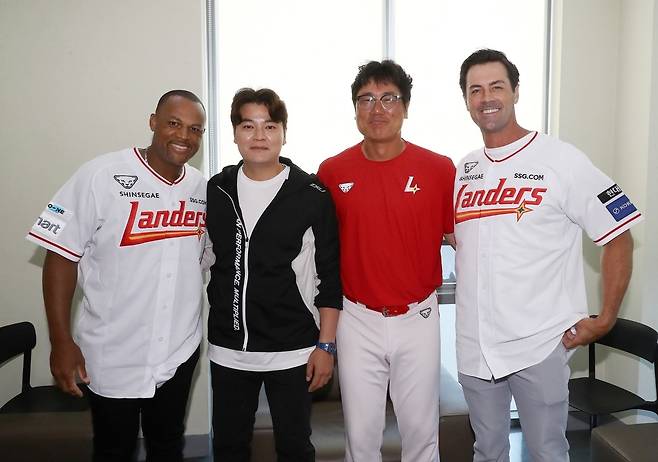 박정권 SSG 2군 감독 "절실한 선수에게 도움되는 지도자 되고파"