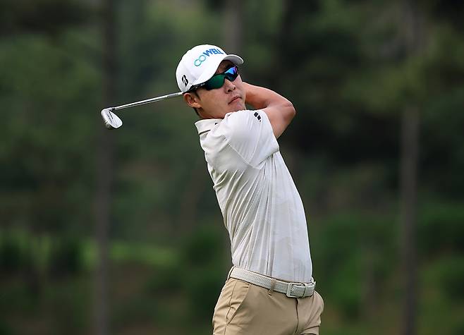 ‘41세 베테랑’최진호, 3년여만에 통산 9승 기회 잡아…“샷감과 퍼트감 갈수록 좋아지고 있다”