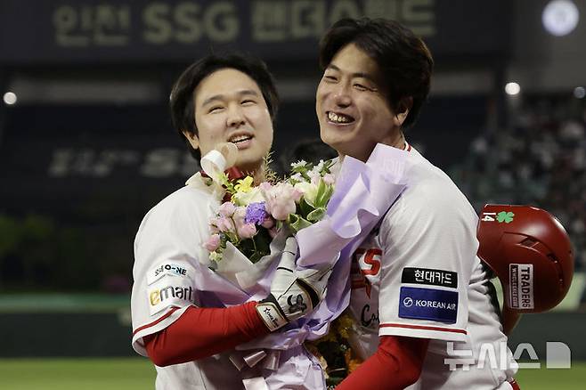 SSG 김광현, 3번의 계약으로 총 257억원…KBO리그 다년 계약 3위