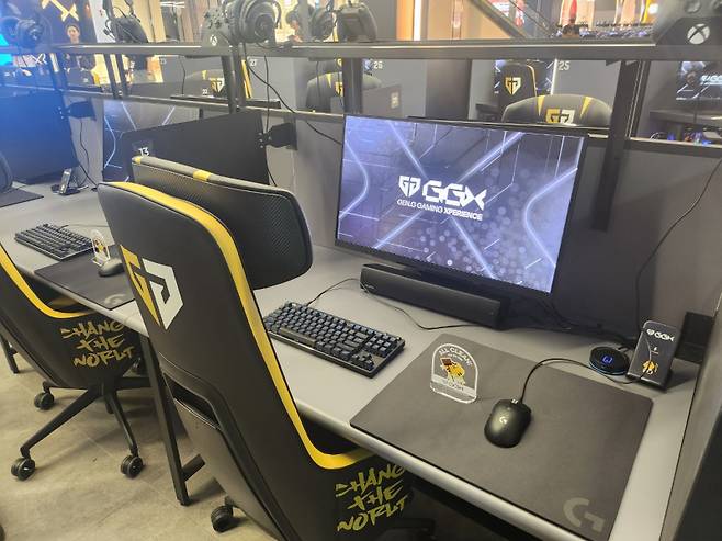 젠지 "서울 핫플 DDP? GGX도 있어요"…T1 베이스캠프 압도