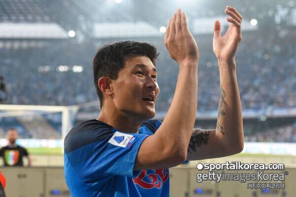 나폴리 팬들은 여전히 '철기둥'이 그립다...회장에게 김민재 영입 요청! "KIM 오면 UCL서도 싸울 수 있다"