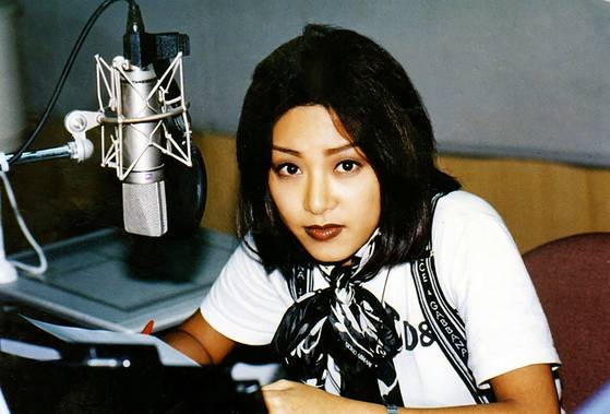 [단독] 이본, 21년 만에 라디오 DJ 복귀…KBS '라라랜드' 진행