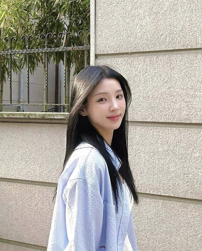 169cm·49kg에 분위기까지 금수저급… 압도적 실루엣 자랑한 여배우, 데일리룩 | 대본은 내운명