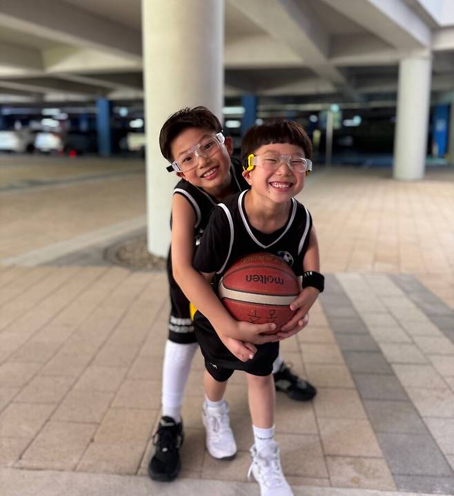공이 무서운 어린이에서 농구선수 꿈꾸는 소년으로 충주 삼성 엄도윤 태윤 형제의 농구 인생