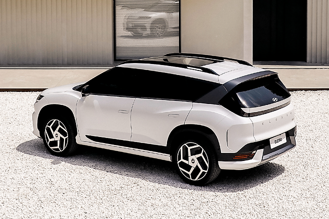 “아이오닉보다 화려하다?”… 현대차, ‘일렉시오’ 실물 공개 | EV-Hotissue