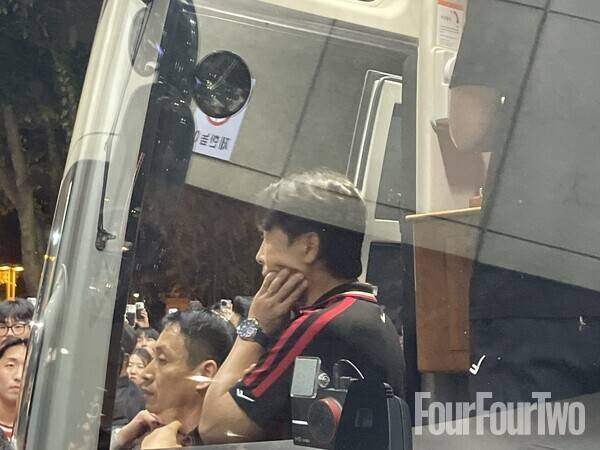 [k1.told] 기성용 떠난 상암벌, ‘김기동 나가+버스막기’만 남았다