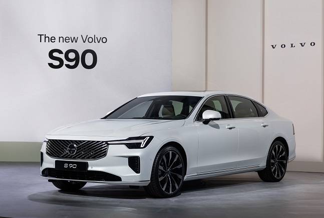 볼보 XC90·S90 나왔다…에어서스 달고도 1억 안 넘는 SUV
