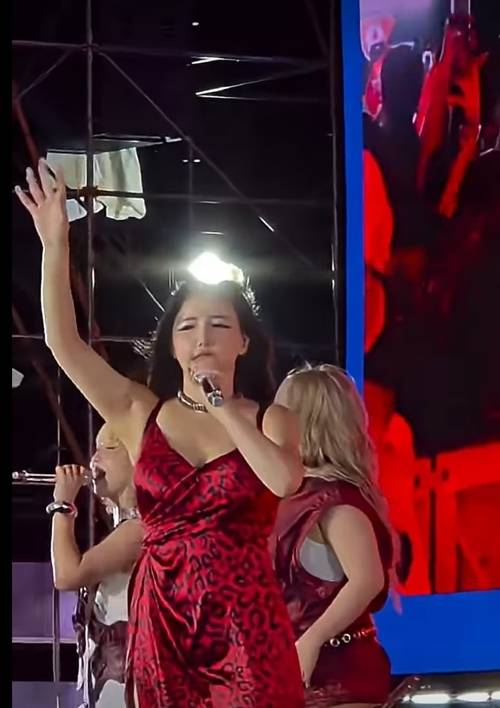 박봄, 캄보디아 무대 찢었다…“전성기? 지금이 전성기”