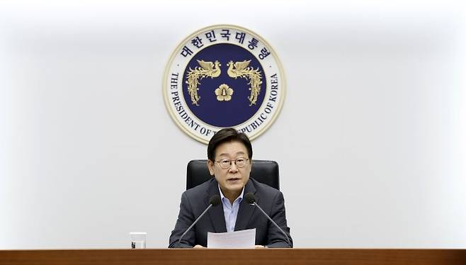 대통령실 "RE100 산단 TF 구성·특별법 제정"…李 "규제 제로 검토" 지시