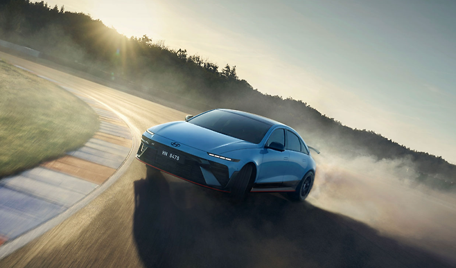 “포르쉐보다 빠르다?” 아이오닉 6N 제로백 3.2초 실화? | EV-Hotissue