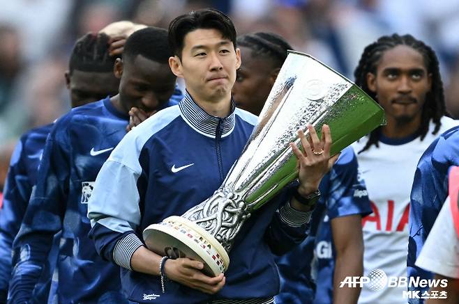 “손흥민은 한국에서 신과 같은 존재” 英 매체의 주장···“SON은 사우디보다 미국행 선호”