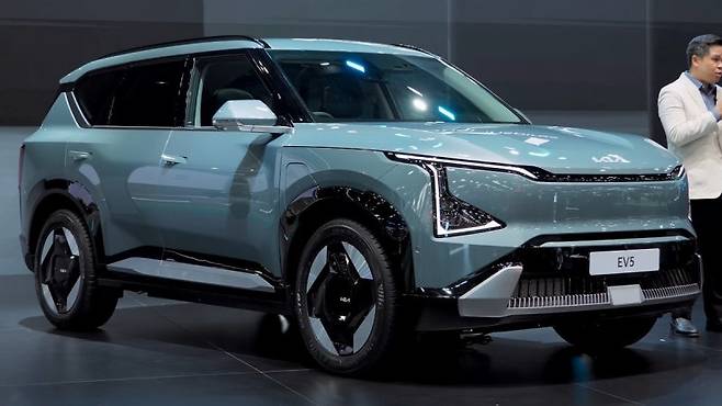 “3천만 원대 패밀리카” 기아 EV5 8월 출시 확정! | 모터포스 - 포뮬러1 정복