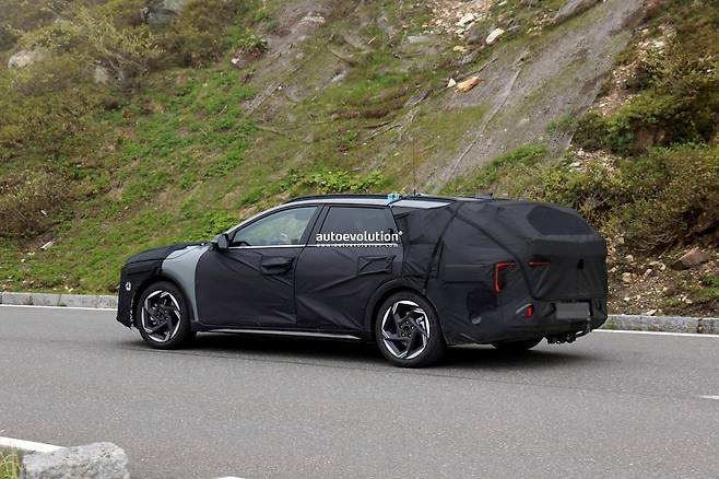 기아 K4 왜건, 전기차냐 내연기관이냐… 파워트레인 정체는? | EV-Hotissue