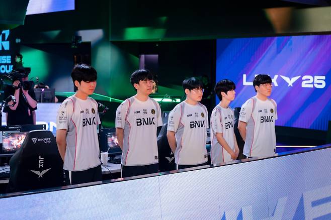 여우같이 잘한 BNK, DK전 11연패 탈출…시즌 10승째 [쿠키 현장]