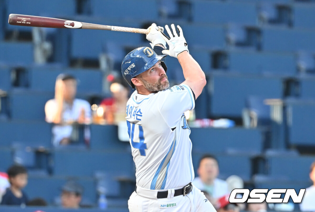 "똑같은 패턴으로 맞는다" 홈런왕에게 또 결정적 홈런 맞고 패배, 왜 이범호 감독은 쓴소리 했나 [오!쎈 창원]