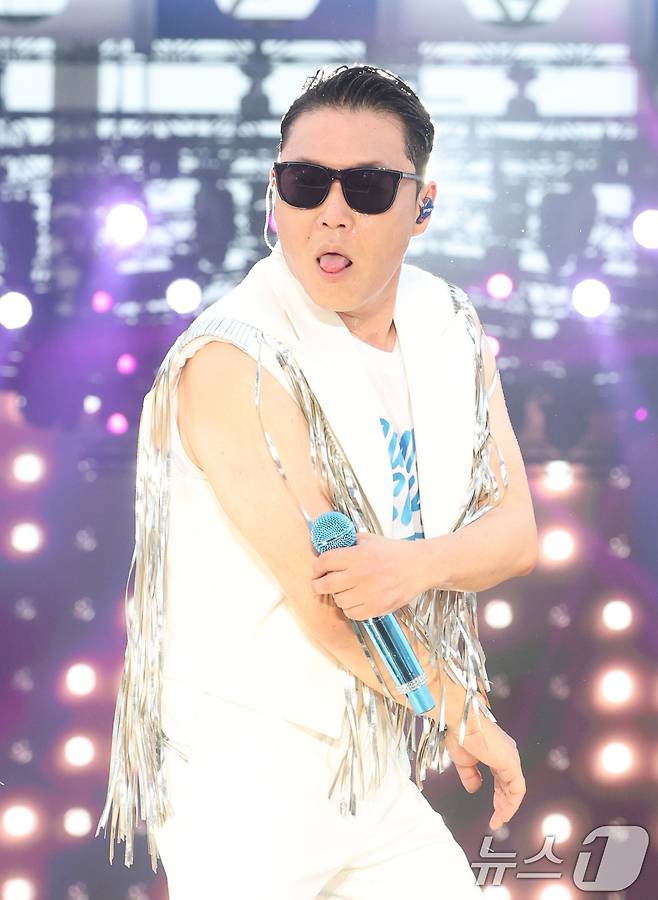 경찰 가수 싸이 의료법 위반 수사소속사 수면제 대리수령 불찰종합2보