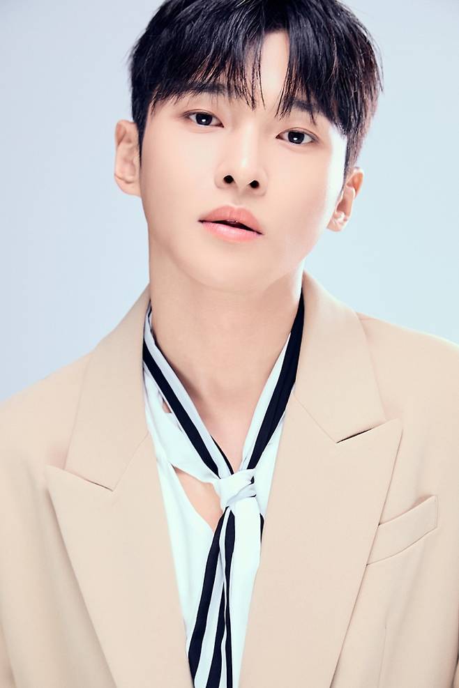 성리, 새 프로필 공개