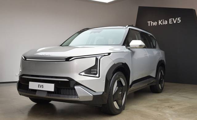 기아, 중형급 SUV 전기차 'EV5' 계약 개시···4000만원 초반부터