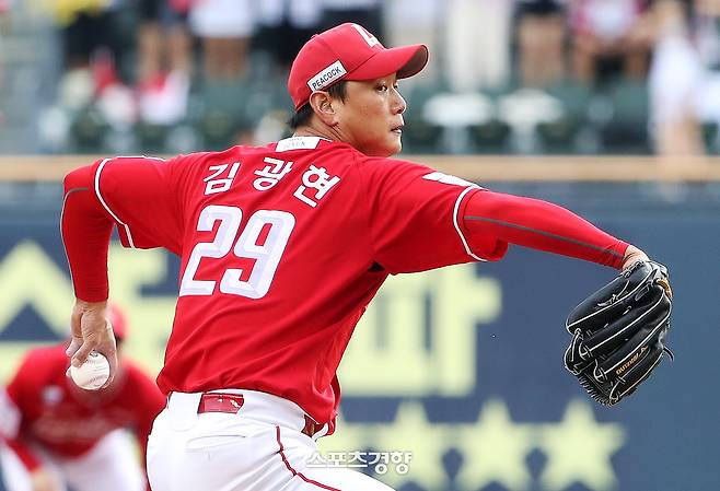 김광현, 리그 3번째 2000탈삼진 대기록…SSG, LG 꺾고 5연승 질주[스경X현장]