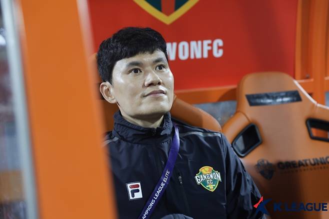 [GOAL 춘천] 창단 첫 ACLE 참가, 역사적인 날에 승리까지…정경호 감독 “더할 나위 없이 기쁘다, 강원을 더 알리고파”