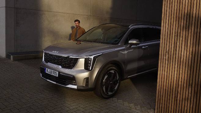 "연비 15.7km/L에 3,890만원부터" 아빠들이 선택한 이유가 있는 끝판왕 SUV | 구름을달리다