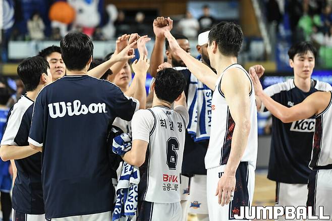 [포토] KCC, 71-61로 가스공사에 원정 승리