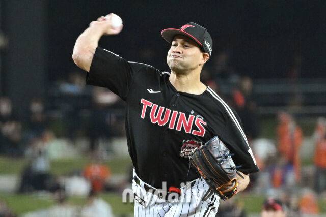 LG 1-4→7-4 미친 대역전 드라마, '담 증세' 치리노스 이런 경기 처음이야 "내 커리어에 없었다, 동료들에게 감동했다" [MD대전 KS5]