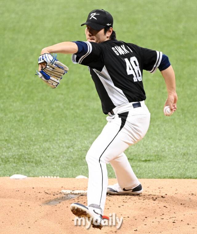 '최고 156km/h 쾅!' 국대 에이스 등극하나, 곽빈 2이닝 KKKK 노히터 완벽투