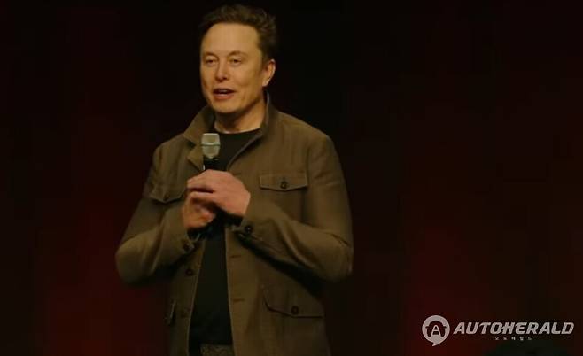 [EV 트렌드] 테슬라 ‘사이버캡’, 결국 구형 AI4로… AI5 일정 2년 밀려 | 오토헤럴드