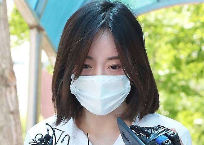 '마약 혐의' 황하나, 경찰 체포…해외 도피 끝