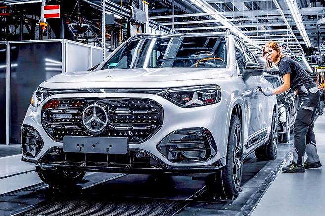 “美 대신 中 택했다?” 벤츠가 中에 ‘1억9천만 달러’ 꽂은 진짜 이유 | EV-Hotissue