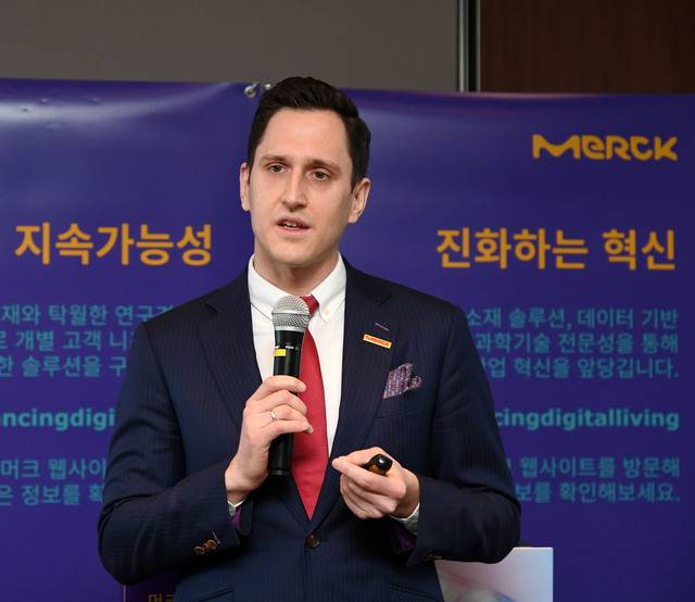 머크, 일렉트로닉스 사업부 새 CEO에 벤자민 하인